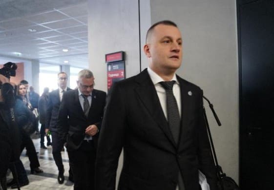 Počelo suđenje roditeljima dječaka koji je počinio masovno ubistvo u OŠ ...