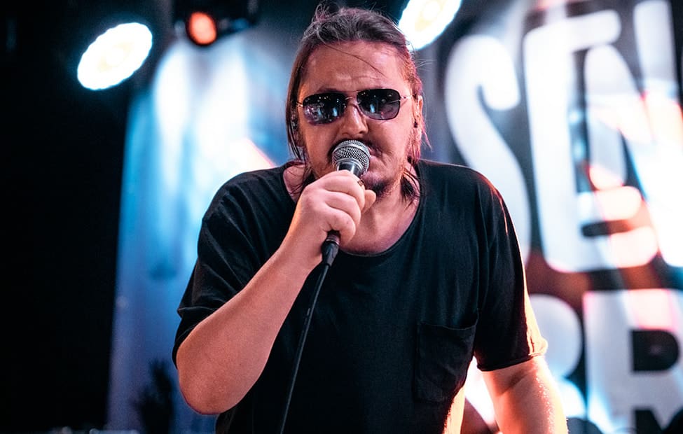 Adnan Šaran frontmen benda Skroz za Buku: Dokumentarac o bendu Skroz je ...