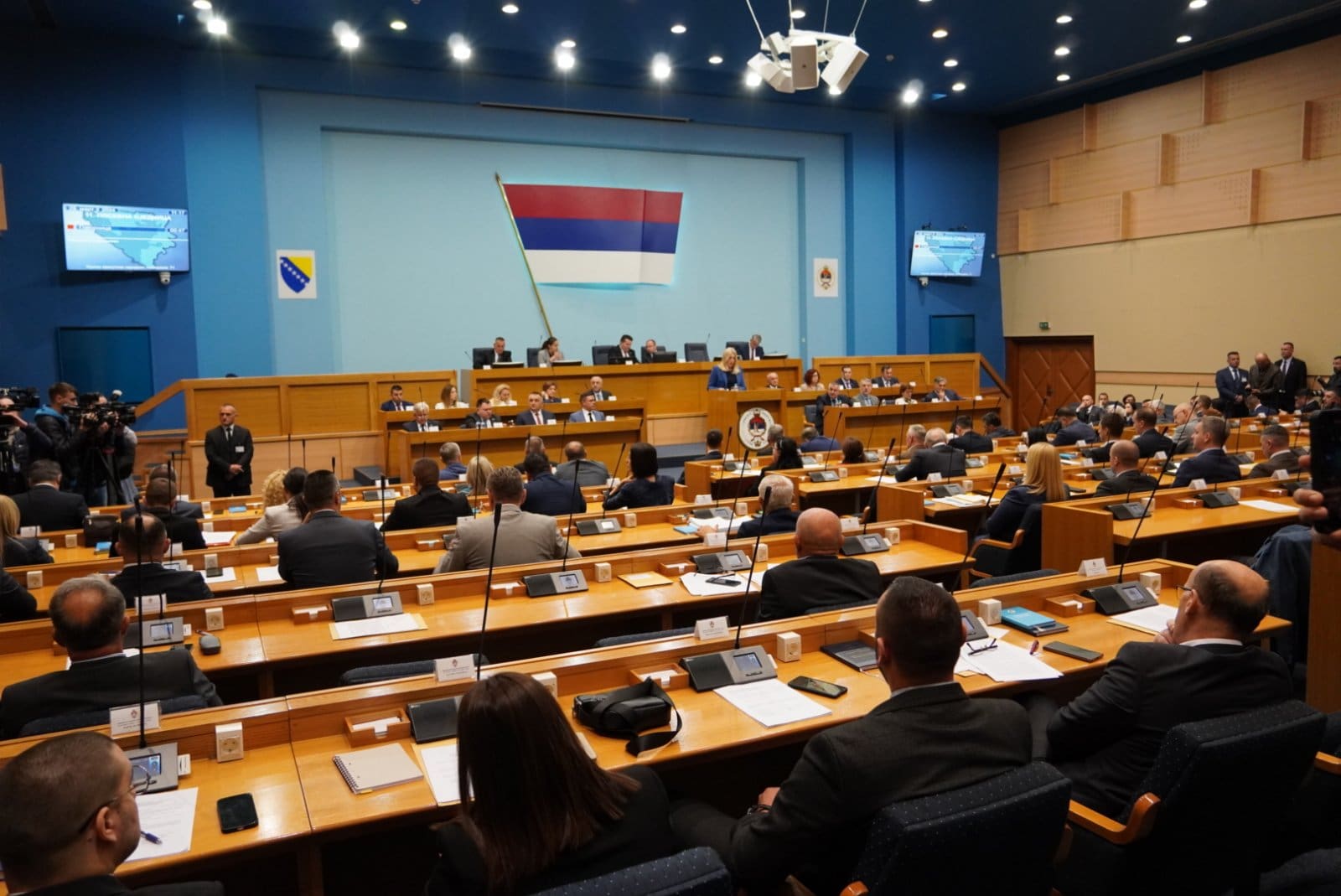 Još jedna besmislica: Vlasti RS-a se razdružuju same sa sobom, a ne sa ...