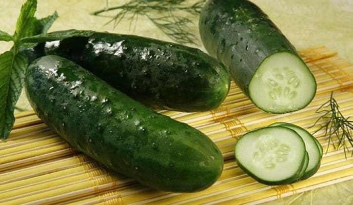 Kako da znate da li su paradajz i krastavac naprskani pesticidima ...