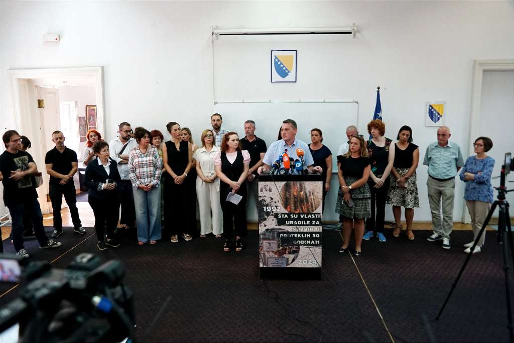 Zaposlenici Nacionalne i univerzitetske biblioteke BiH obustavljaju pružanje usluga javnosti | 6yka