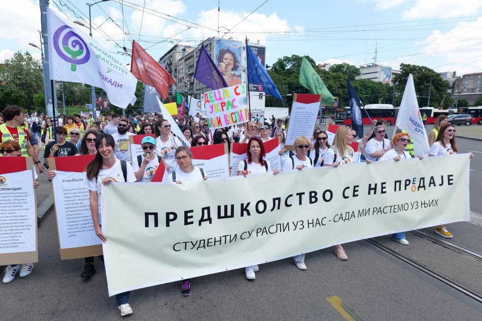 "Studenti su rasli uz nas, sada mi rastemo uz njih": Protest ...