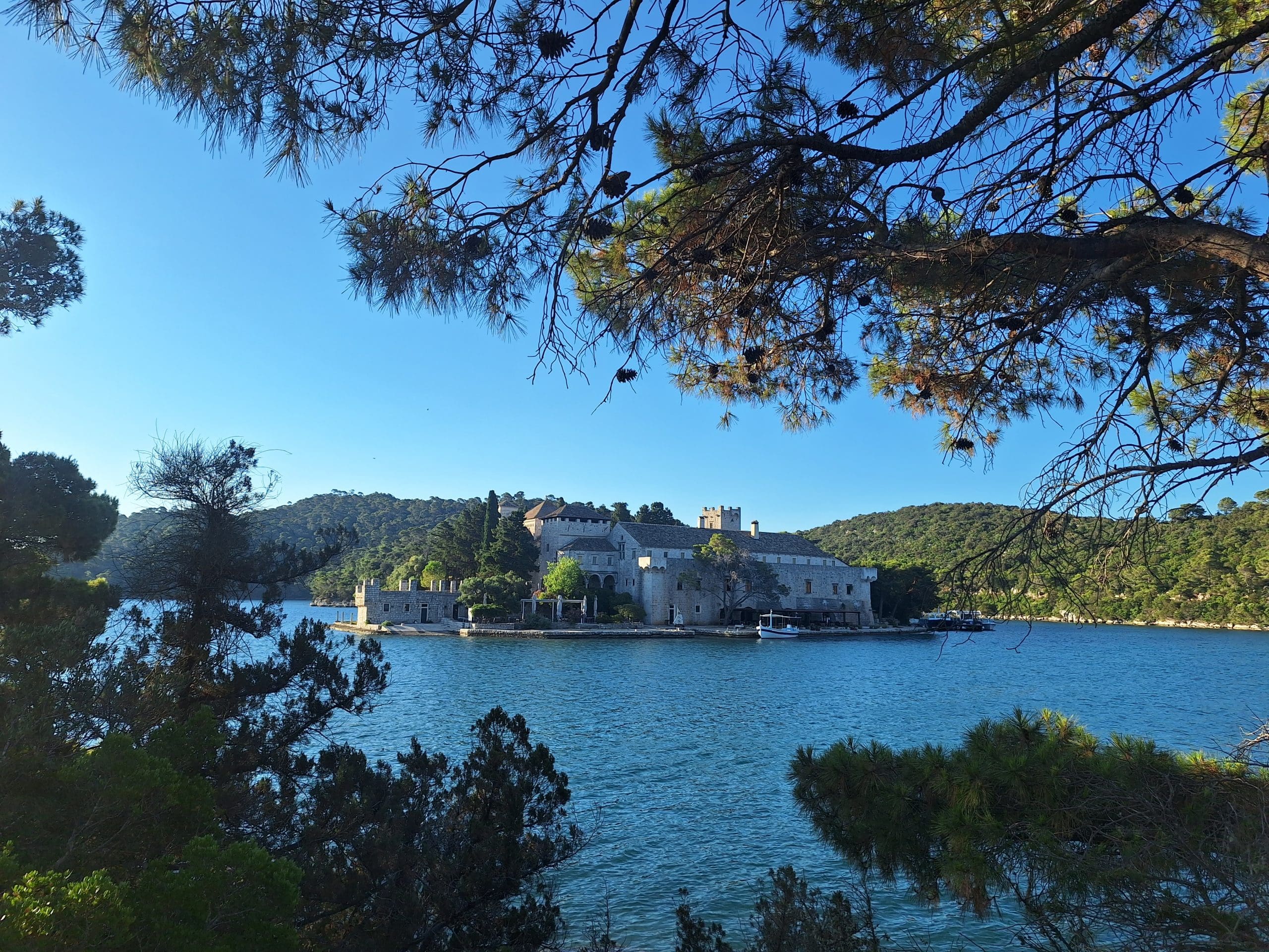Jedinstveno mjesto na Jadranu: "Na ostrvu jezero, a u jezeru opet ...
